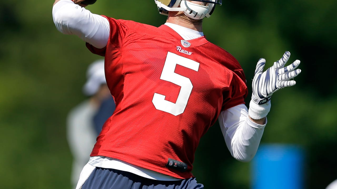 Nick Foles, St. Louis Rams strike two-year extension