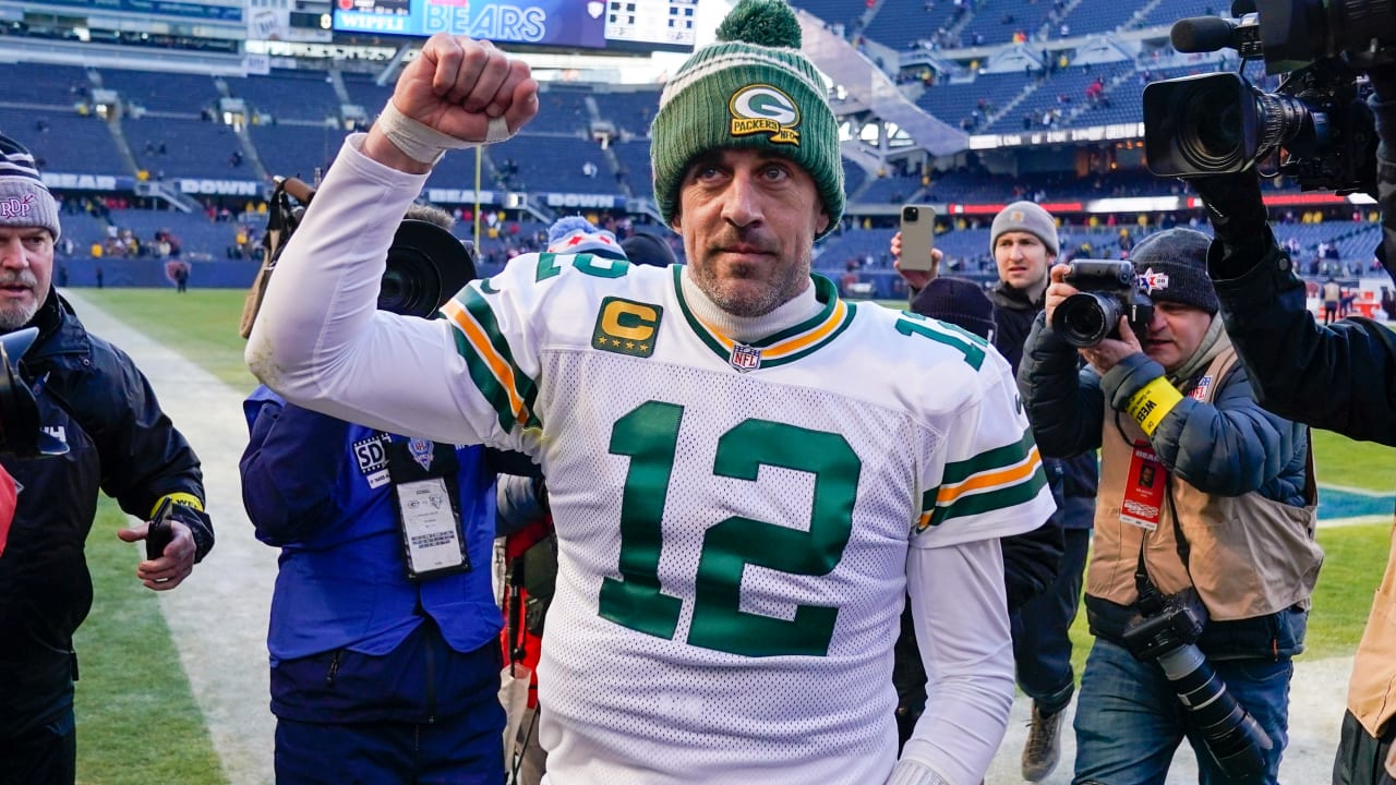 Green Bay Packers quarterback Aaron Rodgers clinches Packers win with ...