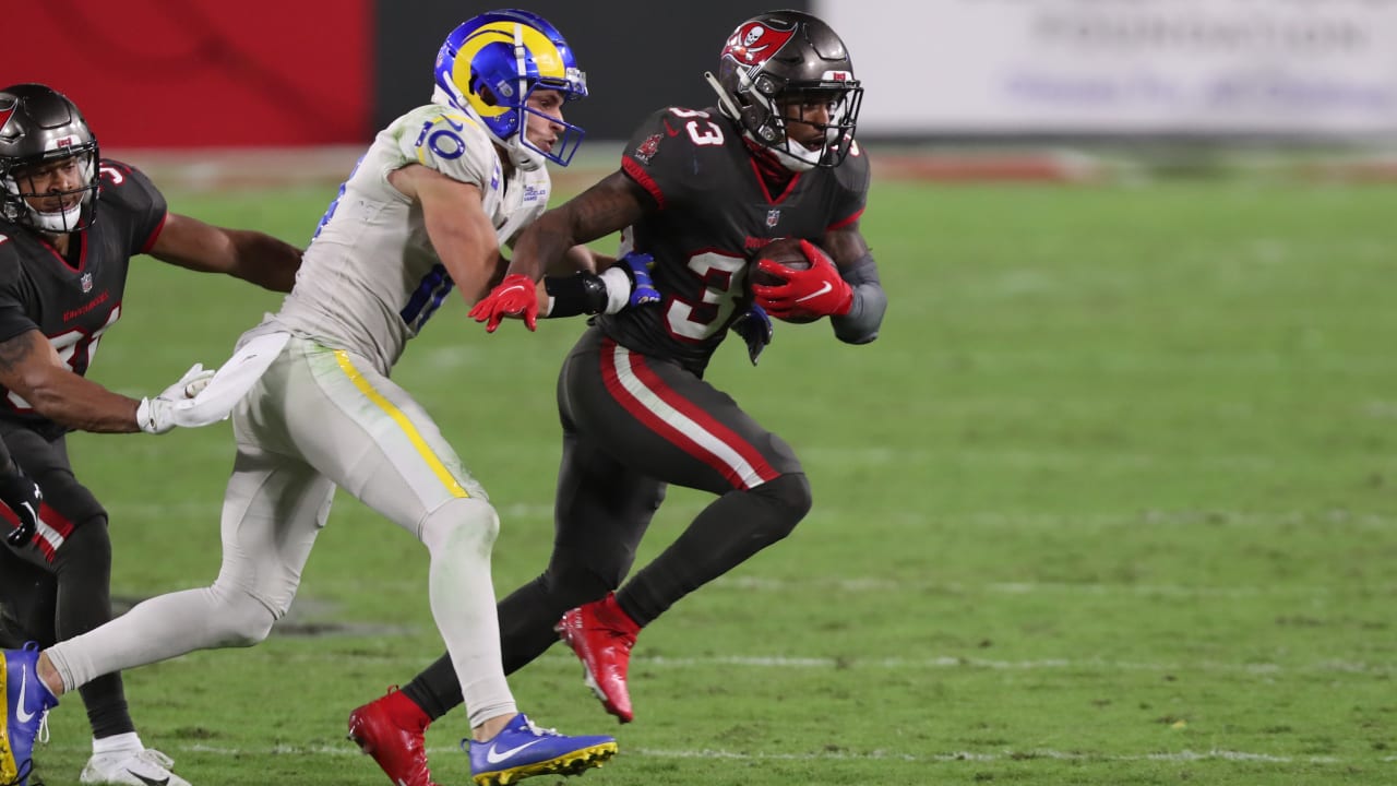 Tampa Bay Buccaneers row the boat after Buccaneers safety Jordan ...