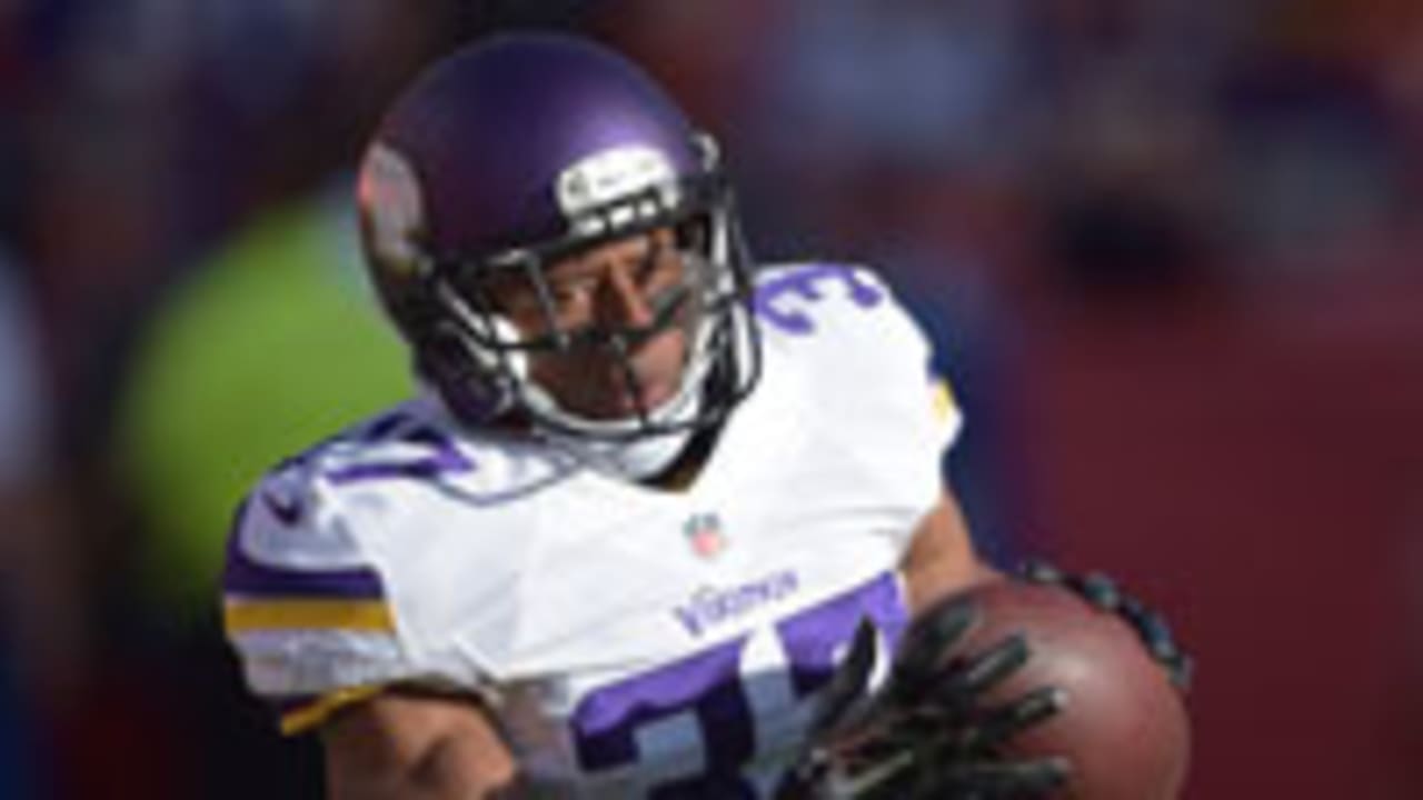 Derek Cox signs with Baltimore Ravens