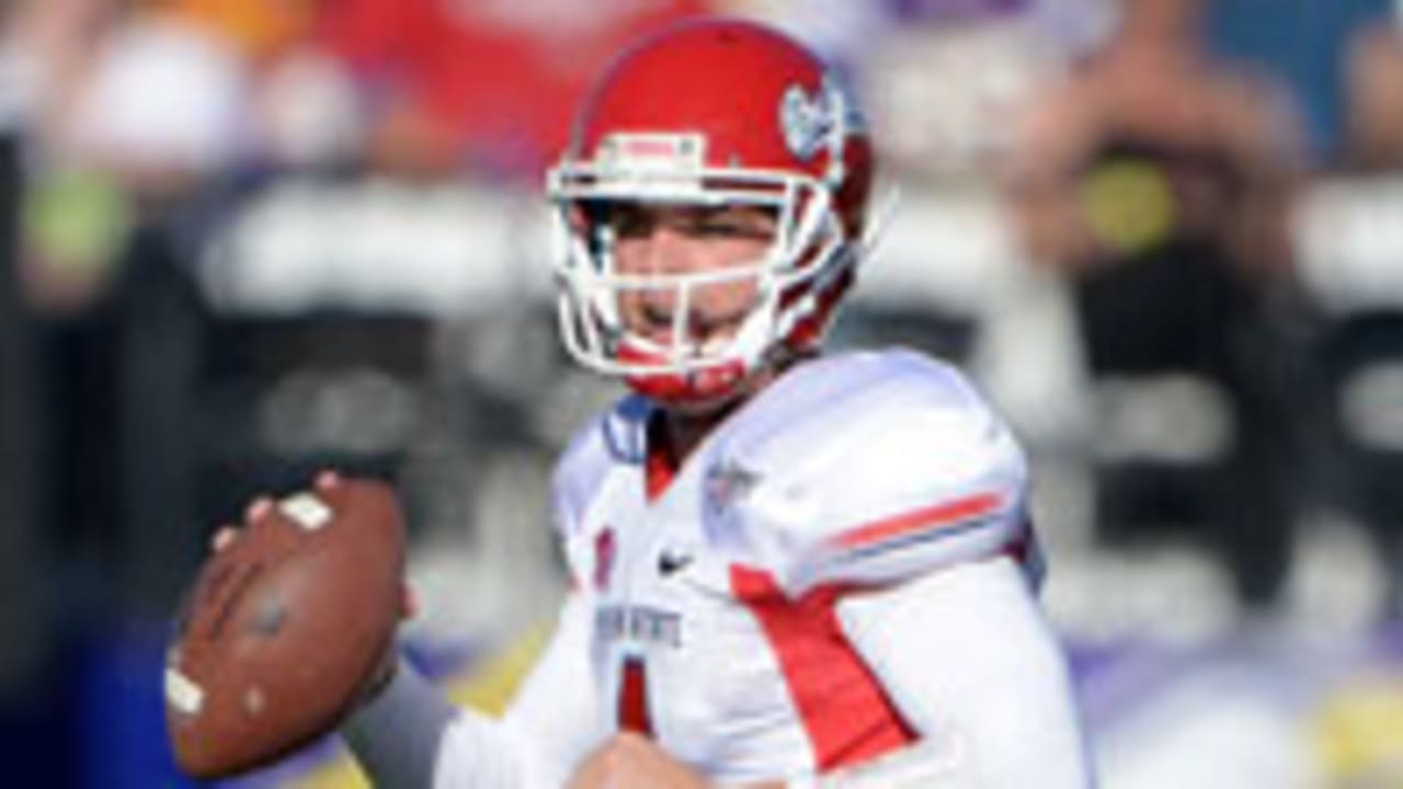 Raiders' Allen: Derek Carr 'one of the smartest' QBs