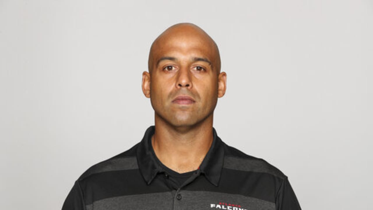 Britain's Aden Durde named Cowboys defensive line coach