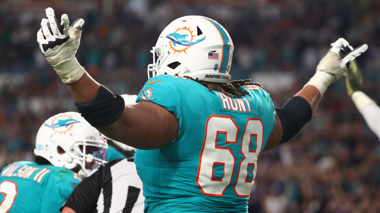 Miami Dolphins guard Robert Hunt looks like Earl Campbell on illegal ...
