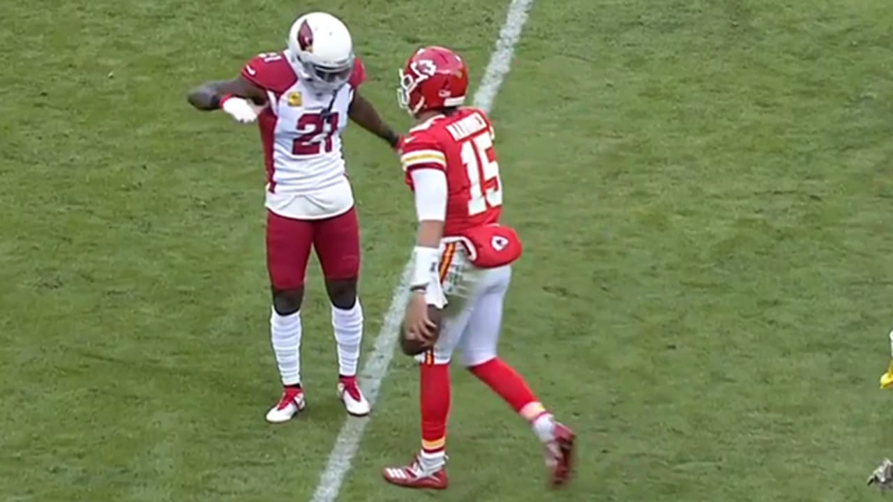 Patrick Peterson gives Mahomes props after slide