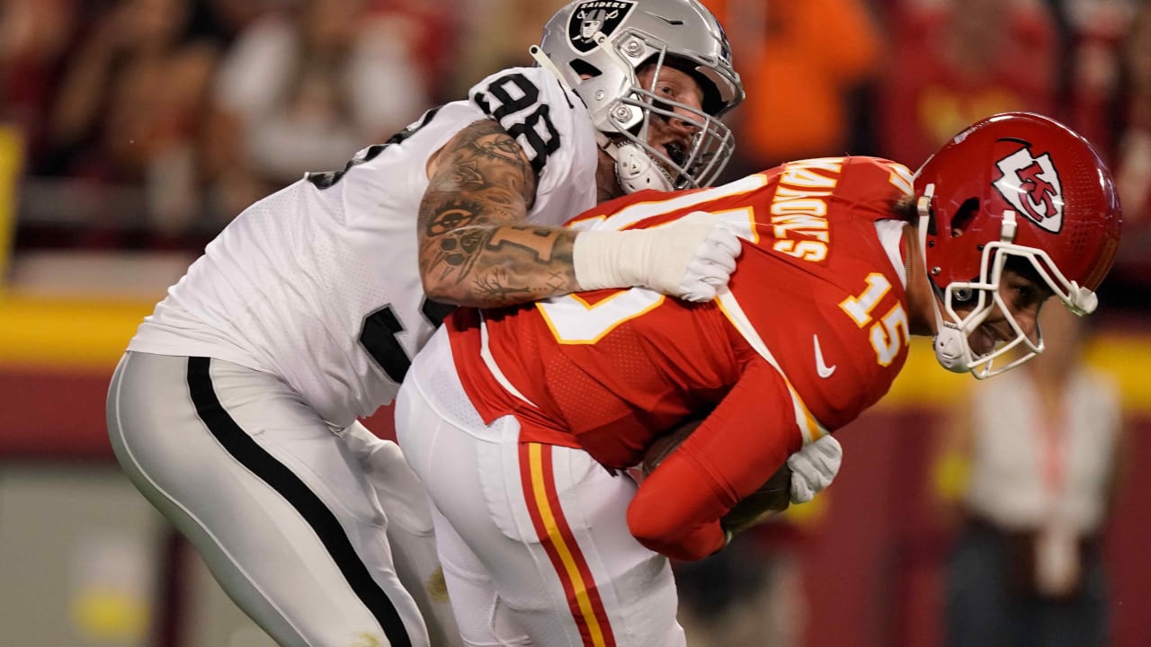 Las Vegas Raiders defensive lineman Maxx Crosby chases Kansas City ...