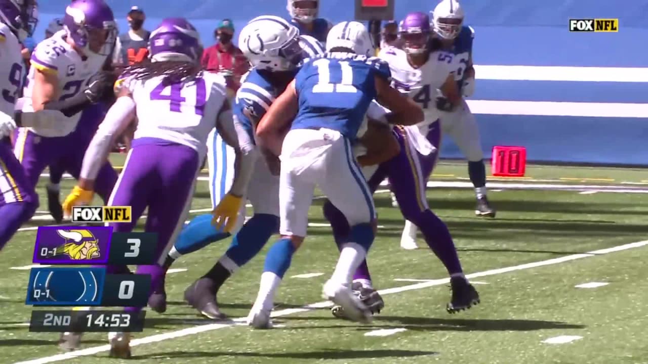 Minnesota Vikings linebacker Eric Wilson picks off Indianapolis Colts ...
