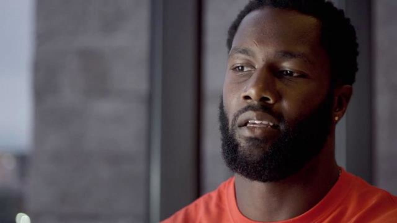 Cincinnati Bengals defensive end Michael Johnson brings students, law ...