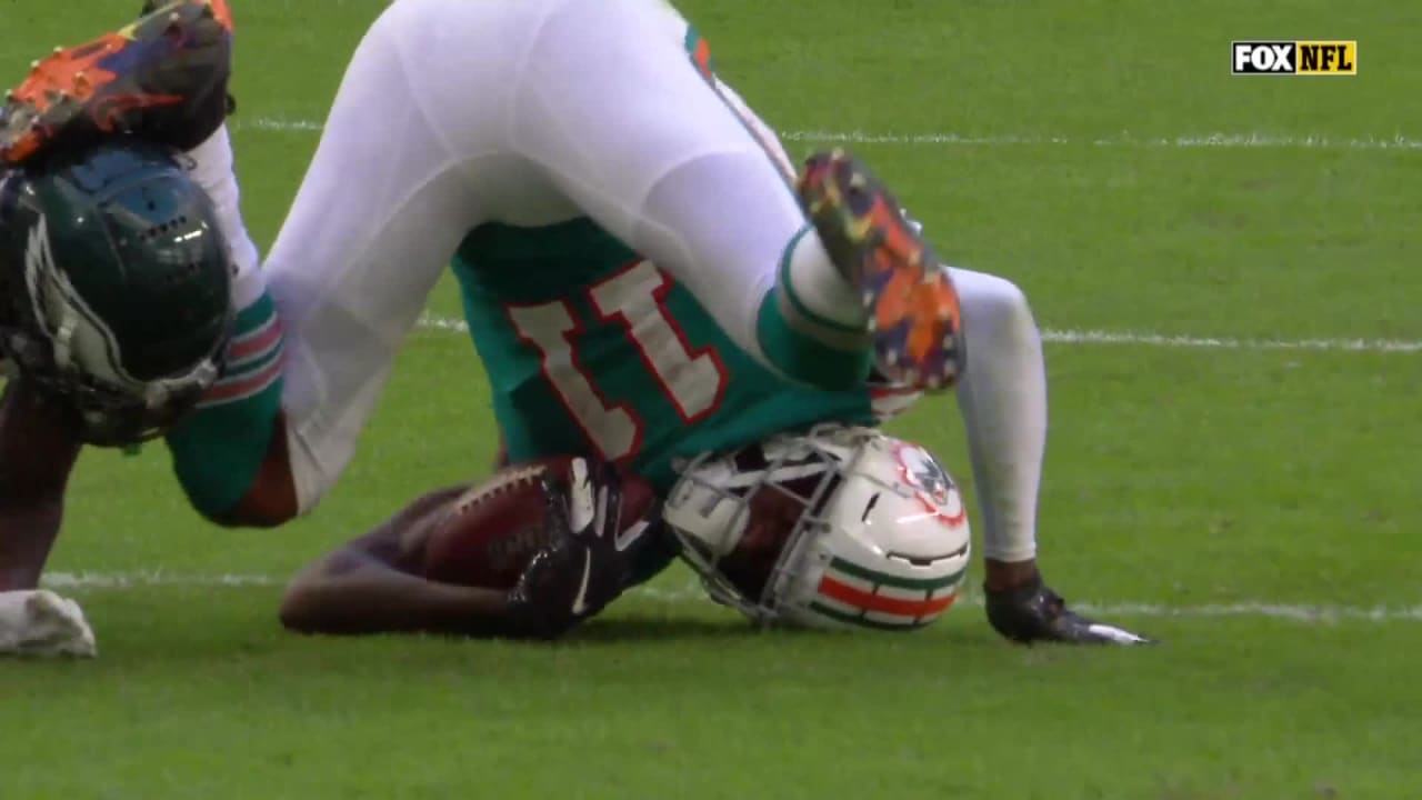 How does he keep doing it? DeVante Parker makes another INSANE catch