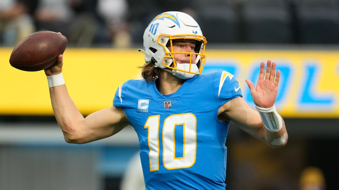 Chargers picking up Justin Herbert's fifth-year option on rookie deal ...