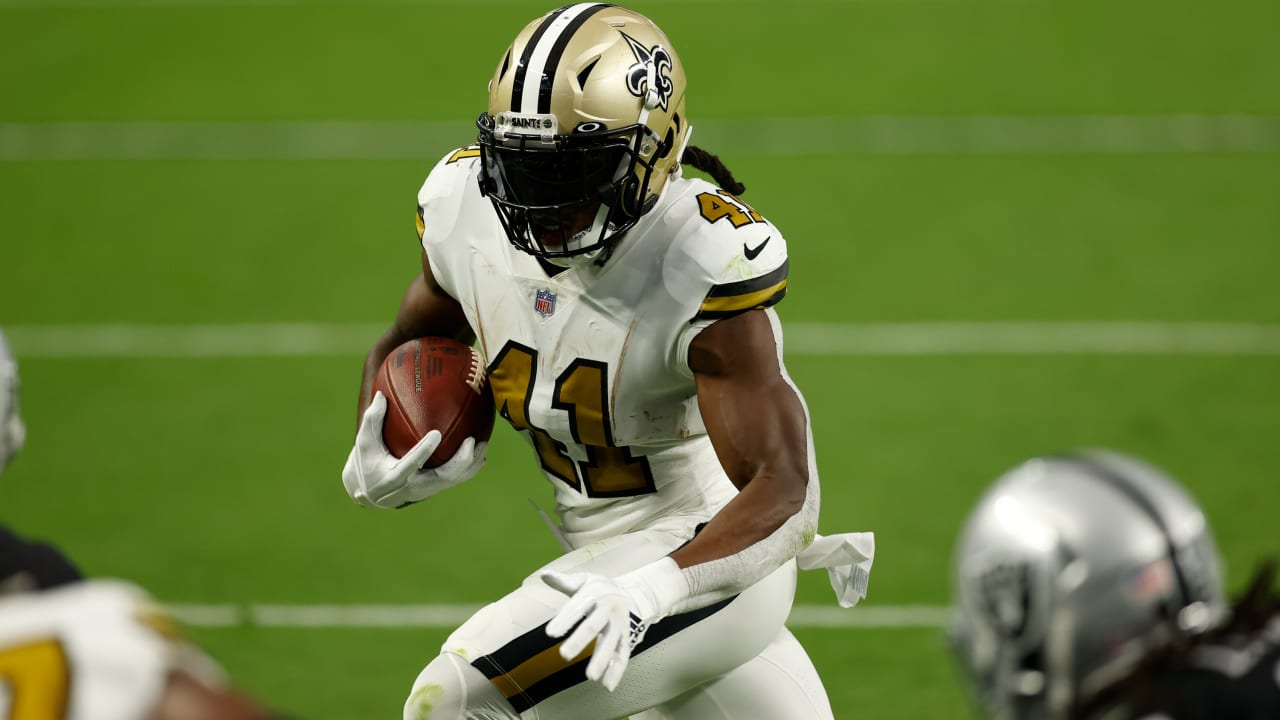 New Orleans Saints running back Alvin Kamara skips into the end zone to ...