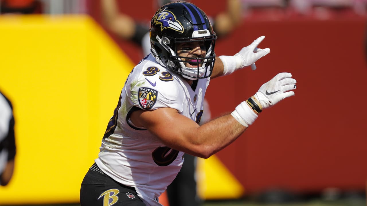 Baltimore Ravens quarterback Lamar Jackson finds tight end Mark Andrews ...