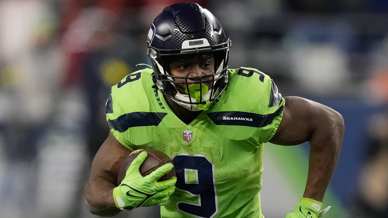 Seattle Seahawks running back Kenneth Walker III outraces defenders to ...