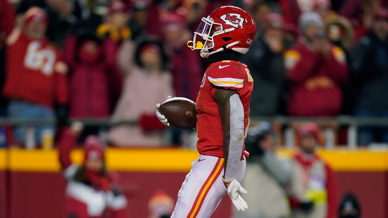 Kansas City Chiefs quarterback Patrick Mahomes strikes back with an ...