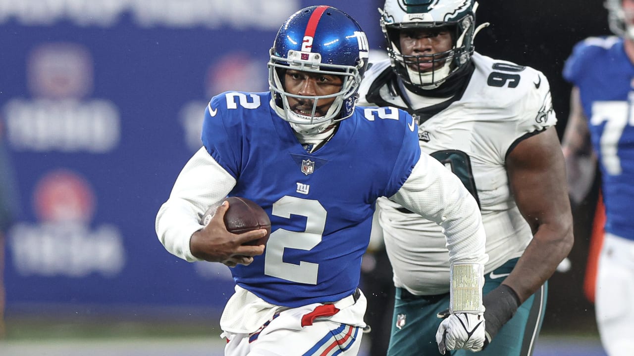 New York Giants quarterback Tyrod Taylor floors his gas pedal on 32 ...