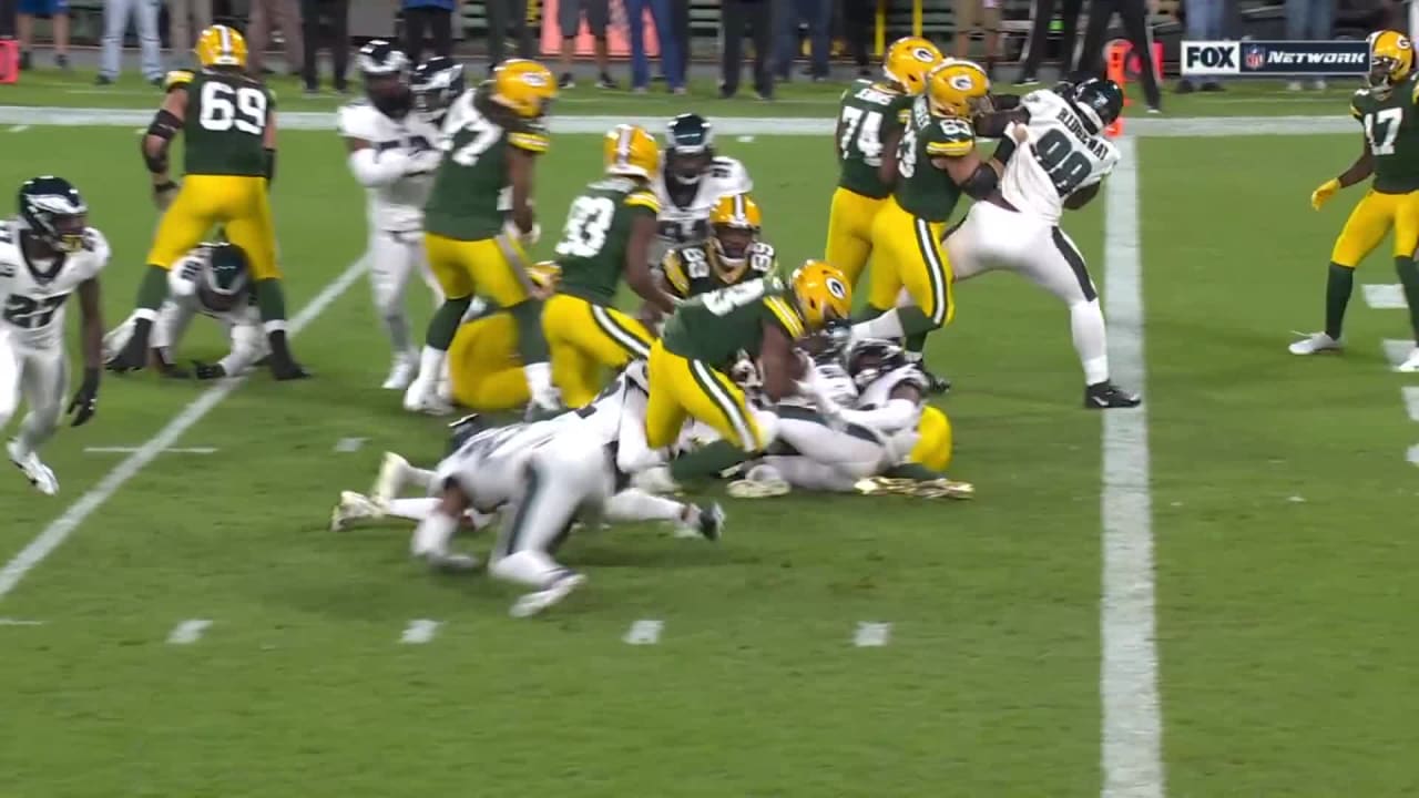 Aaron Jones spins in for opening touchdown run