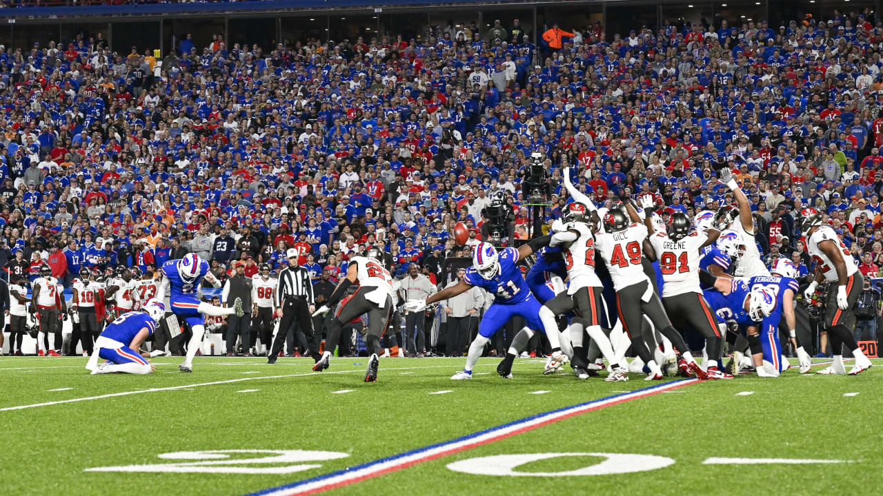Buffalo Bills kicker Tyler Bass knocks in a 37-yard field goal to open ...