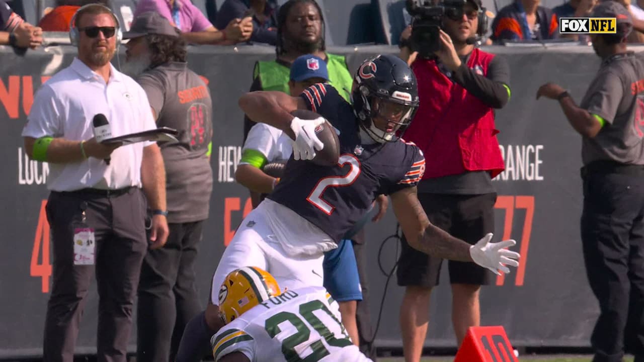 Chicago Bears wide receiver DJ Moore shows off YAC ability on first catch as a Bear