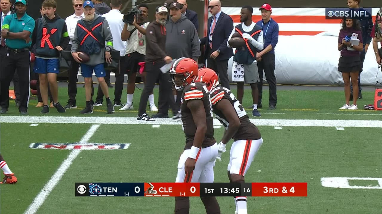 Cleveland Browns Quarterback Deshaun Watson Escapes Major Pressure And