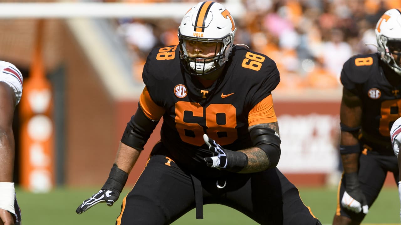 Carolina Panthers select Tennessee Volunteers offensive tackle Cade ...