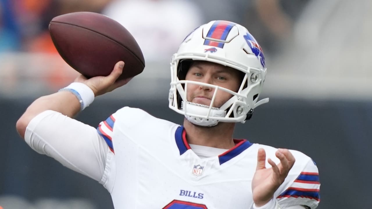 Buffalo Bills quarterback Kyle Allen drops dime to tight end Quintin ...