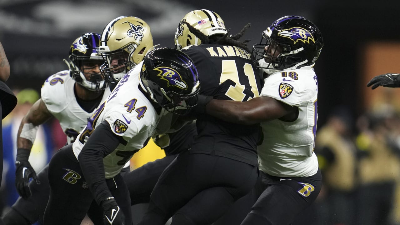 Baltimore Ravens linebacker Roquan Smith's first impact play as a Raven ...