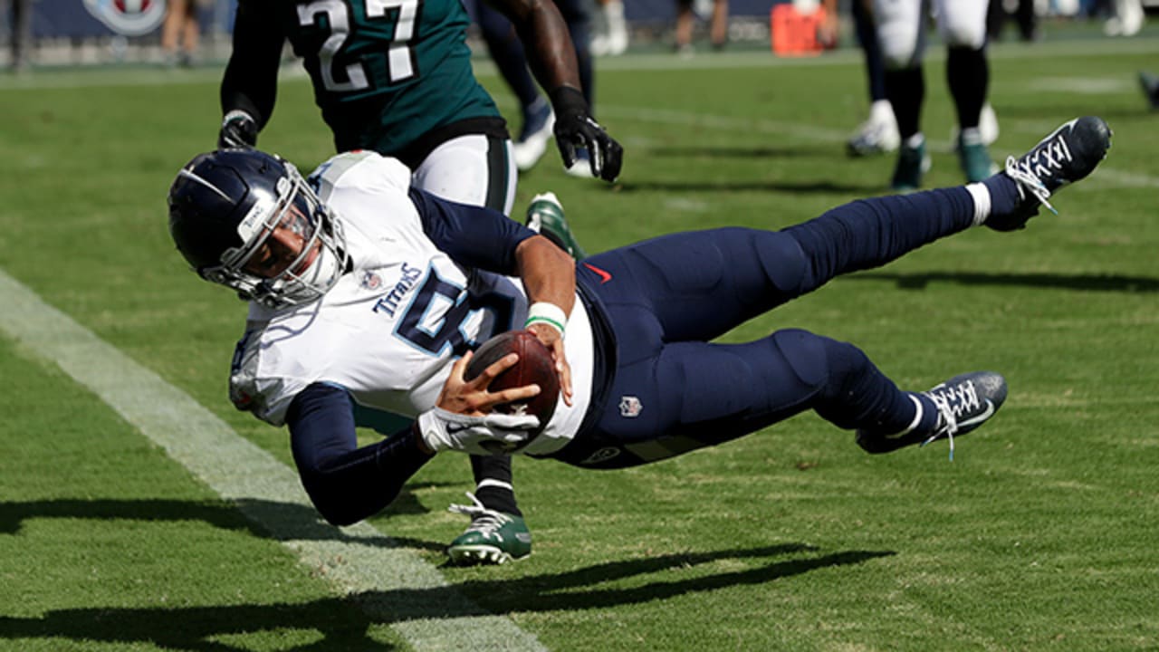 Marcus Mariota dives over goal line for 2-yard TD