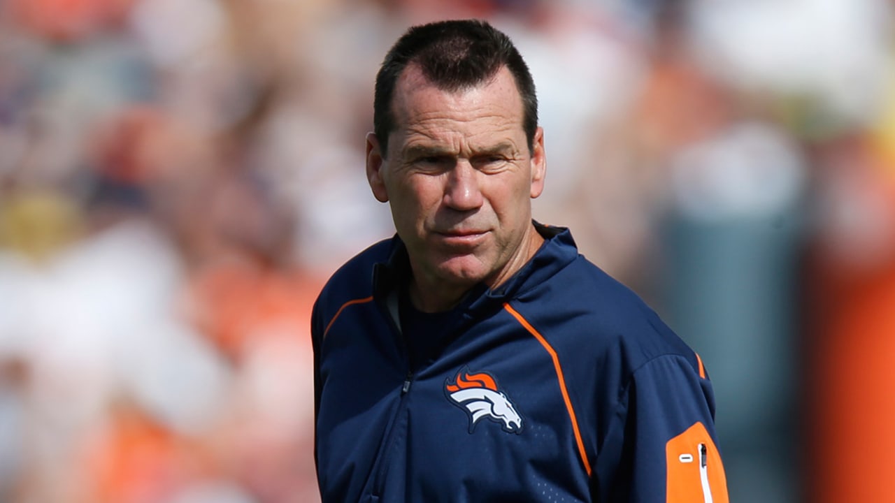 Broncos' analytics director will be in Kubiak's headset
