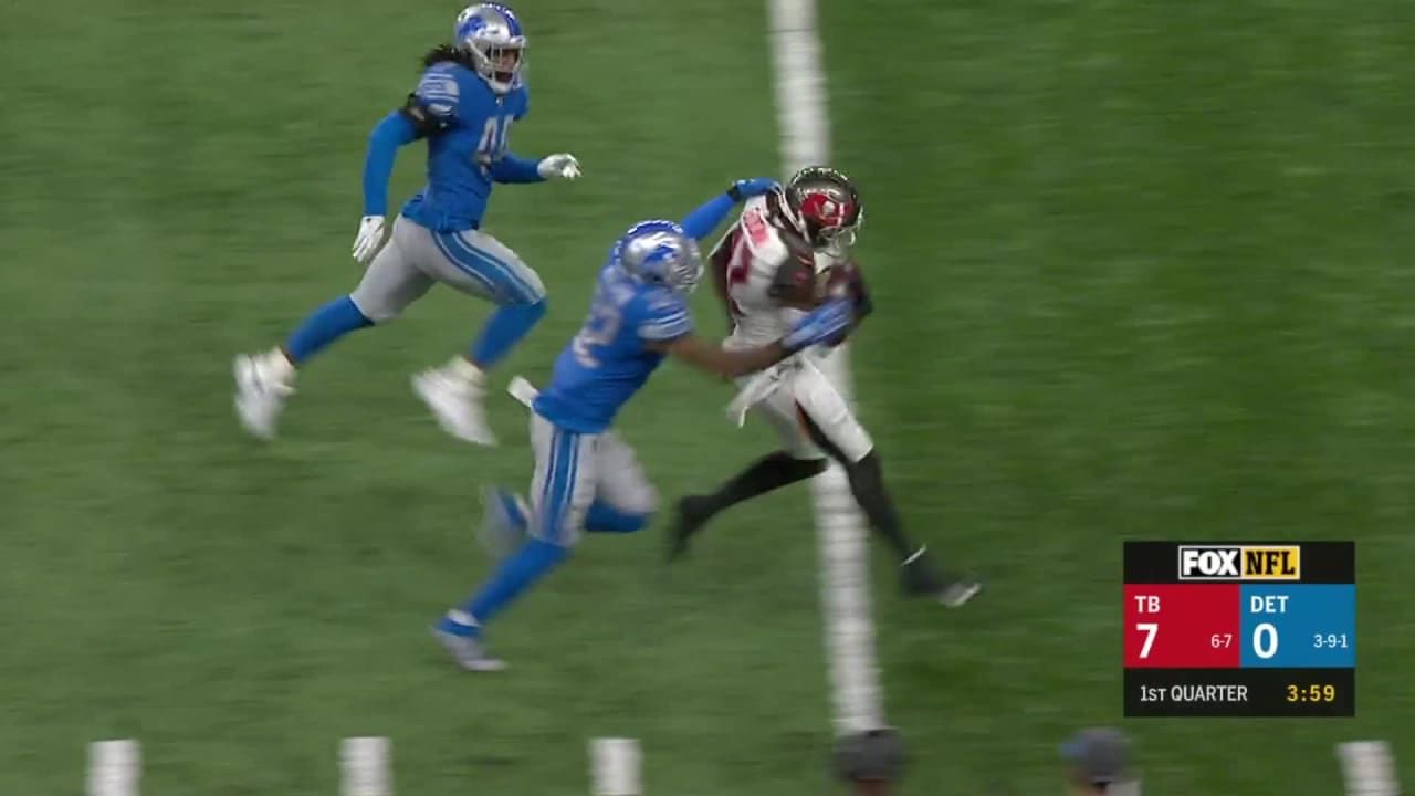 Chris Godwin bursts into Lions secondary for 51-yard catch and run