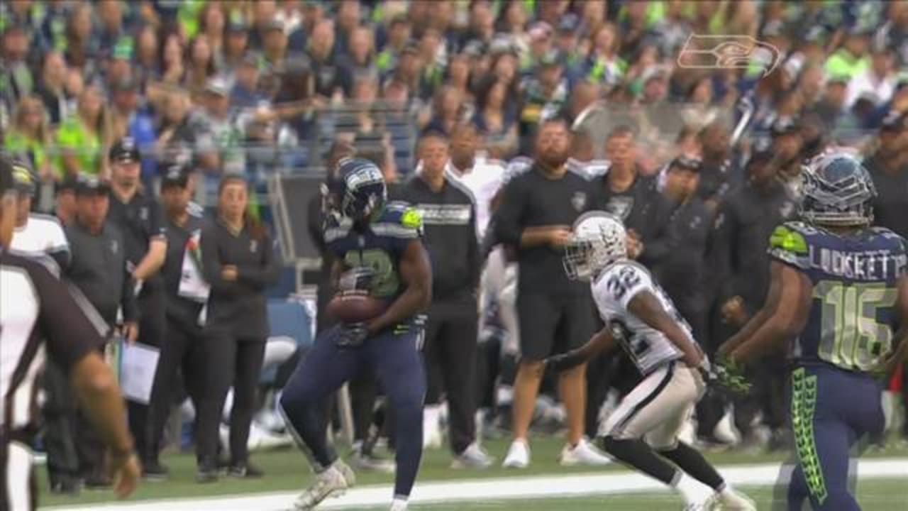 Austin Davis shows off impressive back-shoulder pass