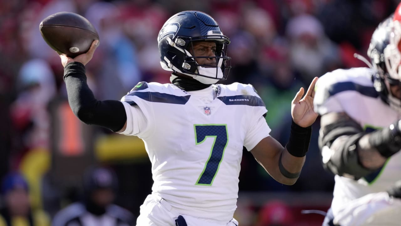 Seattle Seahawks quarterback Geno Smith finds tight end Noah Fant in ...