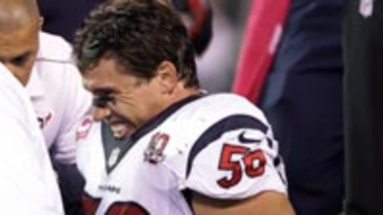 Brian Cushing injures left knee in Houston Texans' win Brian Cushing injures left knee in Houston Texans' win