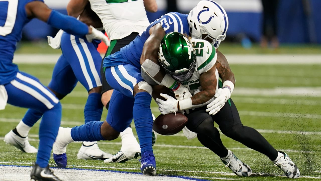 Indianapolis Colts linebacker Darius Leonard's picture-perfect 'Peanut ...