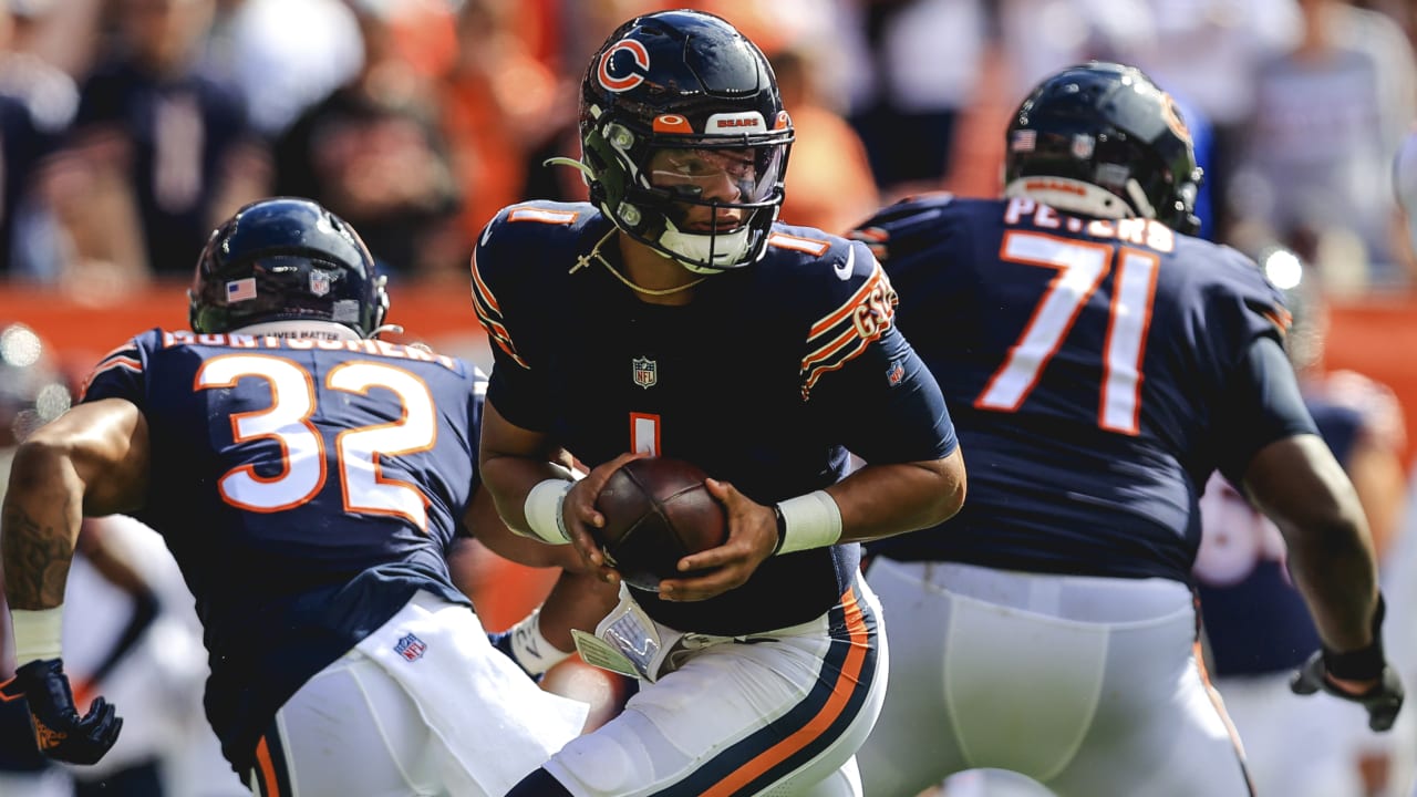 Every play from Chicago Bears quarterback Justin Fields' first NFL ...
