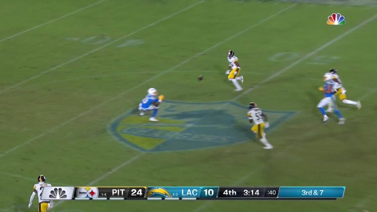 Jason Moore sneaks into empty space for first career catch