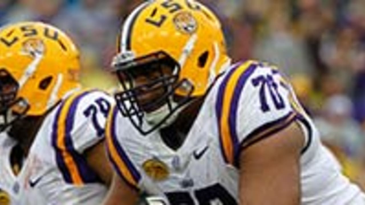 Report: LSU OT La'el Collins renews injury insurance policy