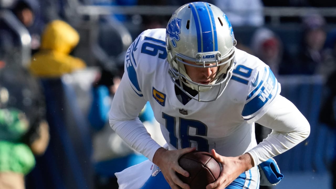 Chicago Bears linebacker Jack Sanborn rejects Jared Goff's rush to end ...