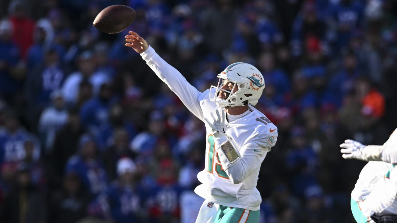 Miami Dolphins quarterback Skylar Thompson's back shoulder throw sets ...