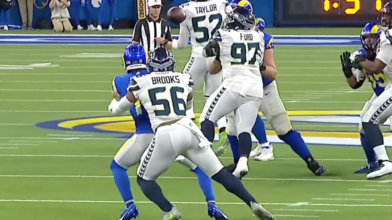 Los Angeles Rams fail to convert on a fourth-down try from Seattle ...