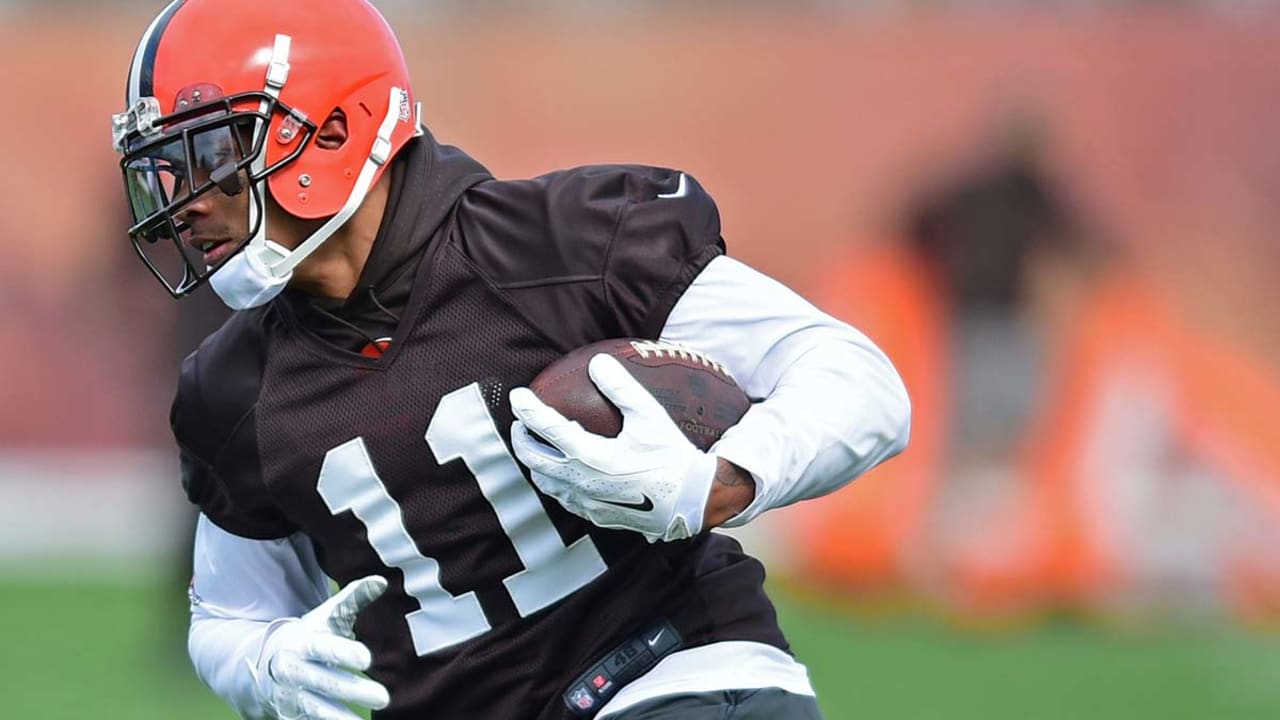 Pryor '10 times' better as a receiver than last year
