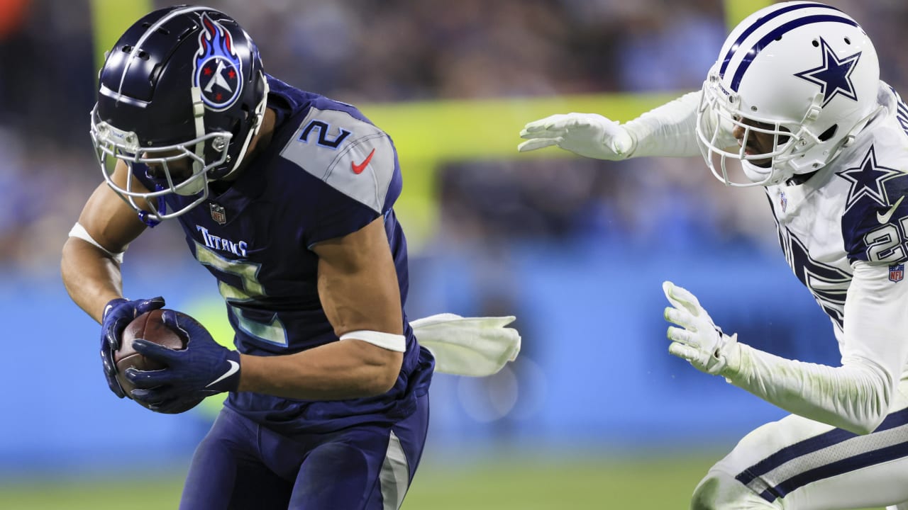 Tennessee Titans wide receiver Robert Woods snags quarterback Joshua ...