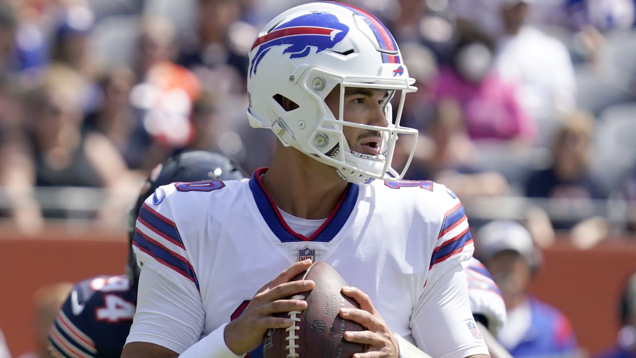 Buffalo Bills quarterback Mitchell Trubisky dots wide receiver Jake ...