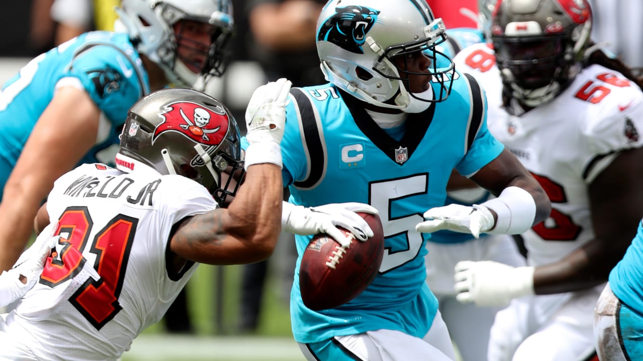 Antoine Winfield Jr. slaps ball out of Bridgewater's hand to force key ...