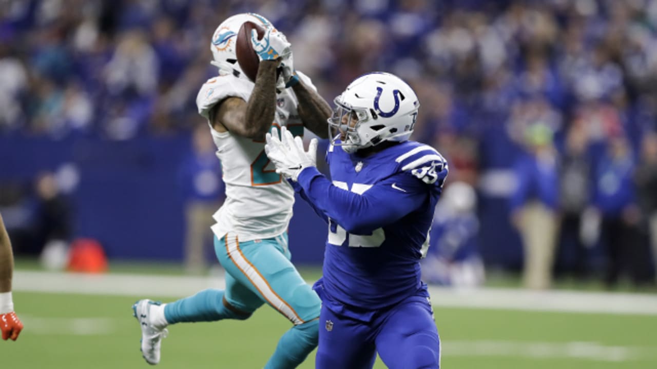 Xavien Howard out-muscles T.Y. Hilton for INT