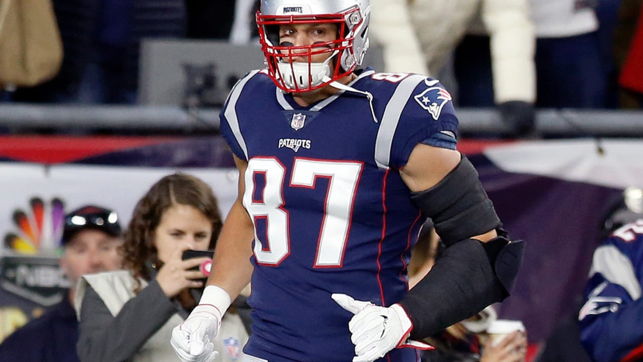 Rob Gronkowski (back) doubtful to play vs. Bears