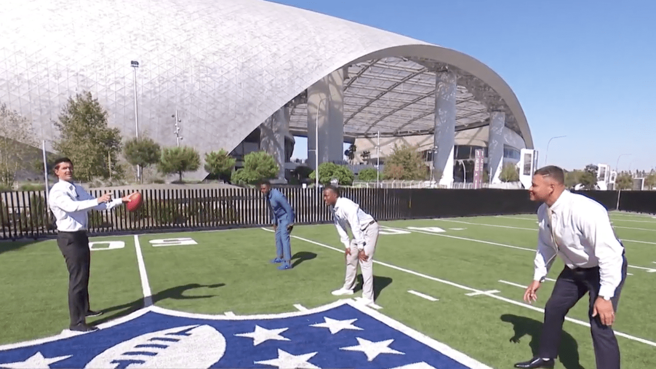 Demonstrating how walk-through practice works | 'NFL Total Access'