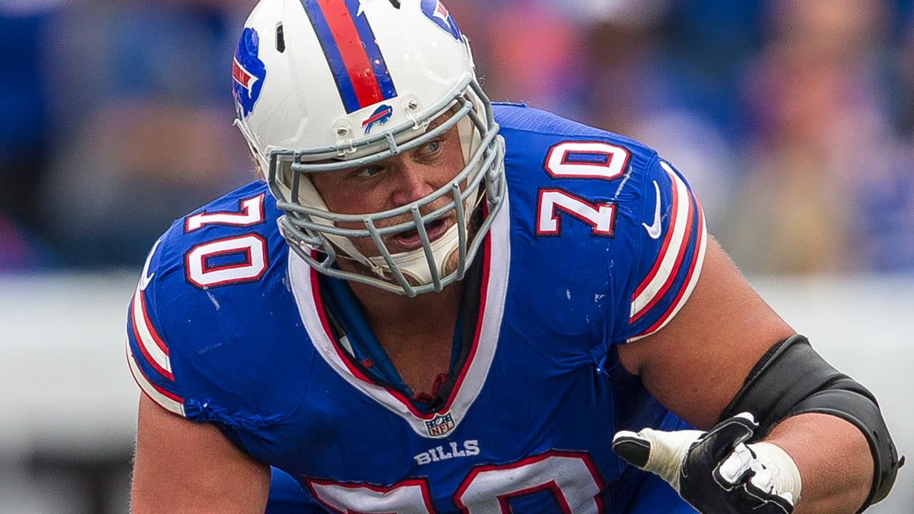 Bills sign center Eric Wood to two-year extension