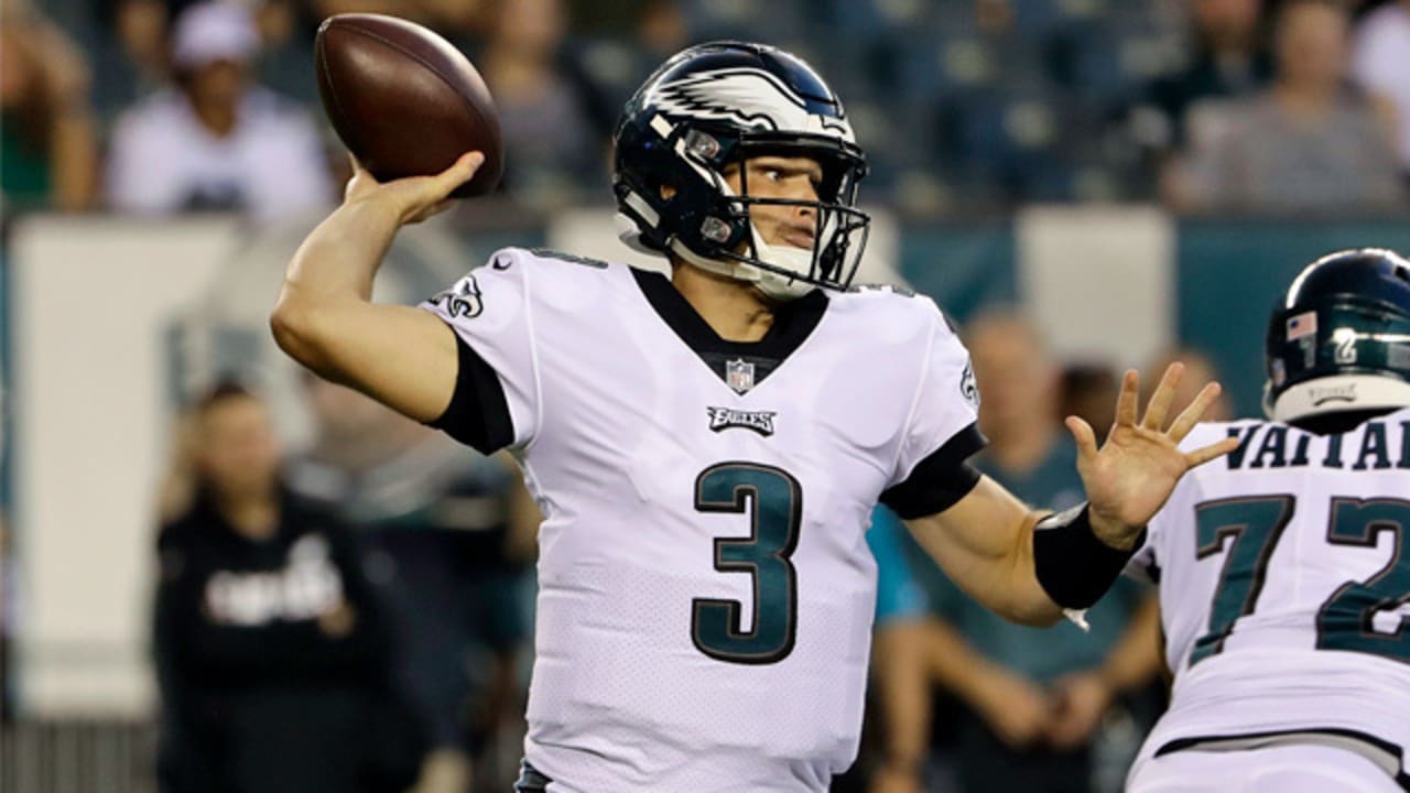 Joe Callahan threads needle to find DeAndre Carter for 19 yards