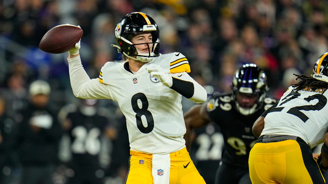 Pittsburgh Steelers rookie quarterback Kenny Pickett buys time for ...