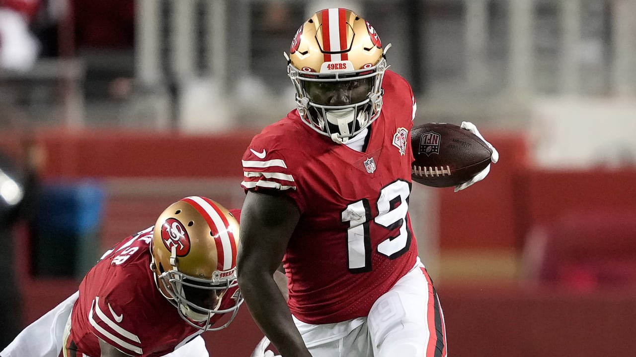 San Francisco 49ers wide receiver Deebo Samuel takes a bubble screen ...