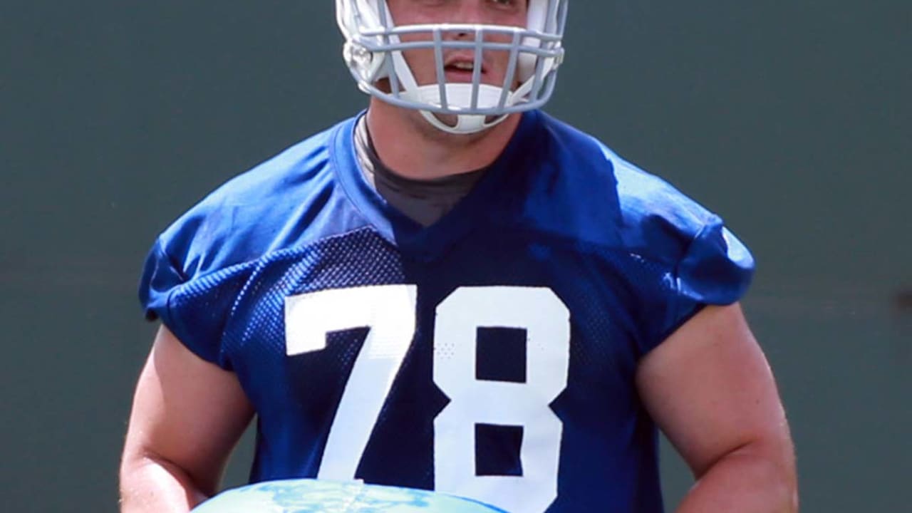 Injuries: Ryan Kelly on crutches after Colts practice